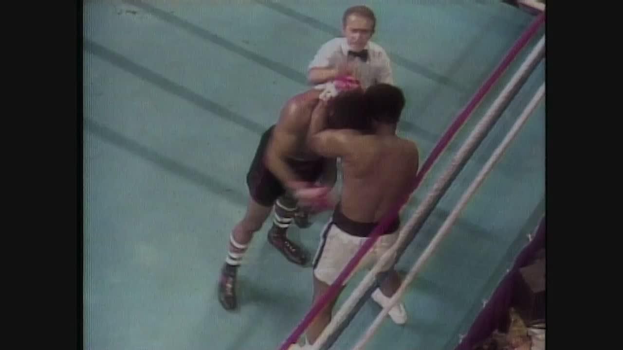 Top Rank Classics: Leon Spinks vs Muhammad Ali #1 - February 15th, 1978 ...
