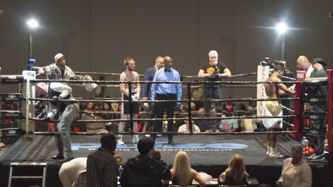 Pulse Boxing: Albert "The Prince" Bell vs William Encarnacion ...