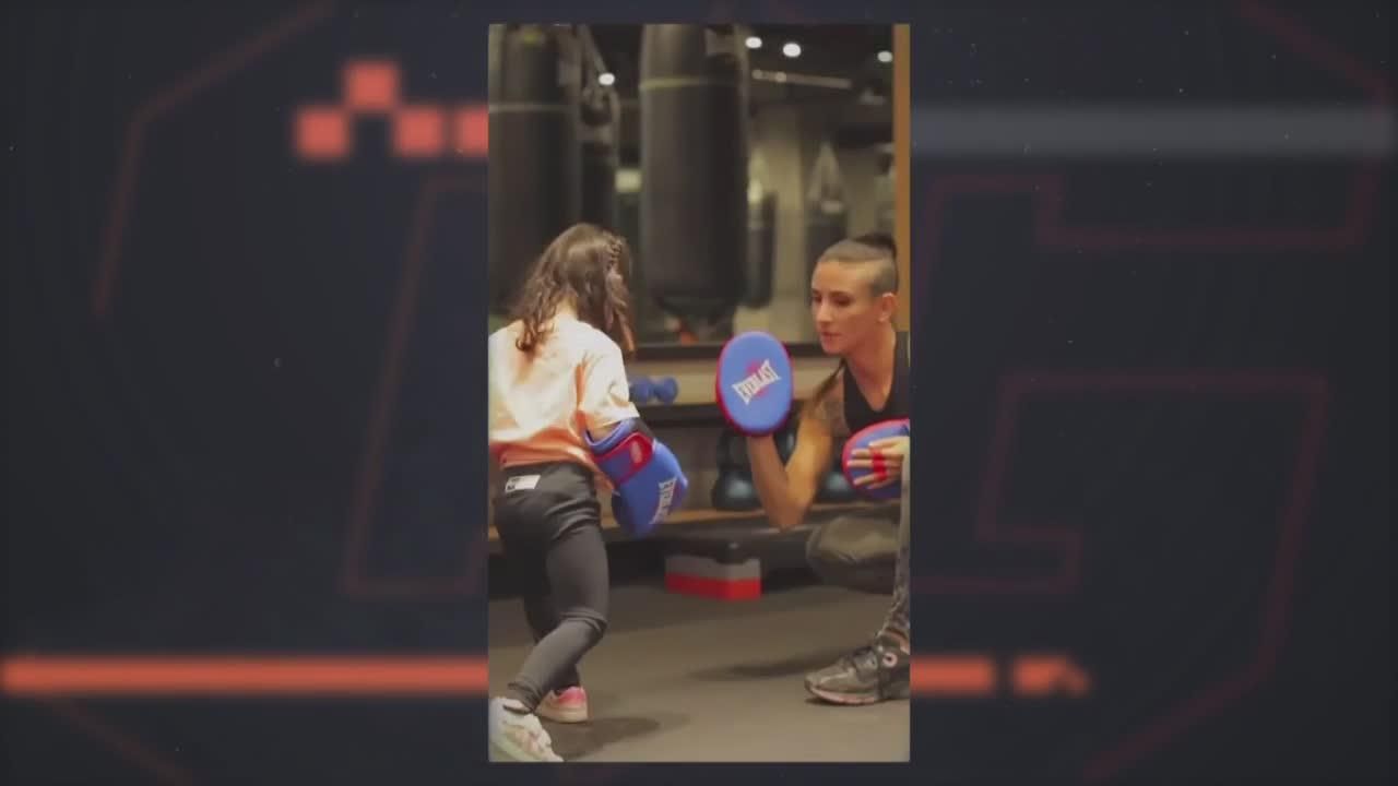 Combate Female: Amaya vs Jean-Francois (en Español) - Official Replay ...